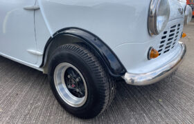 1971 British-Leyland Mini Van
